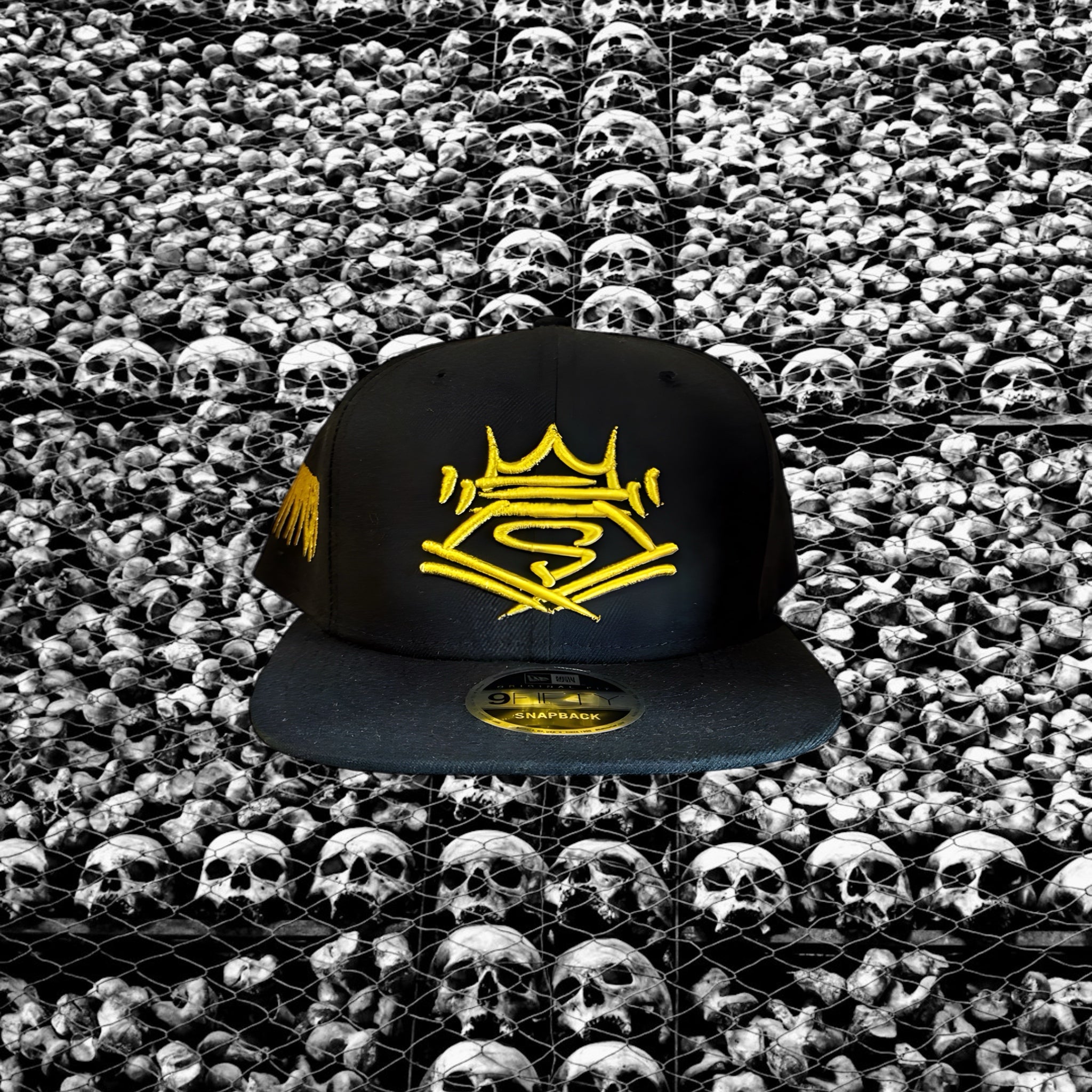 SINNERS S Logo Hat (black/gold) – F&G Trends